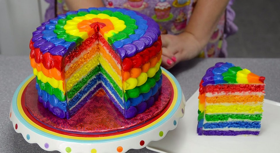 Den er kanskje verdens mest fargerike kake. Vet du hvordan du lager den ...